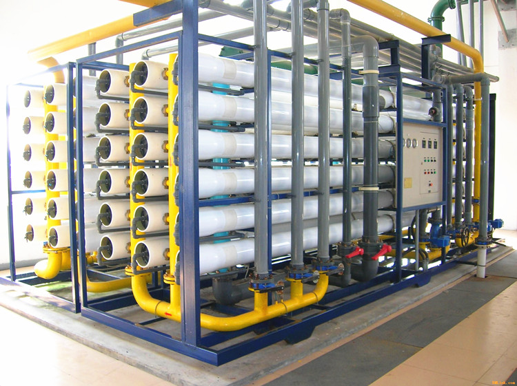 Solar powered automatic water purification system