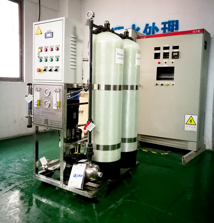 Borehole water desalination system home