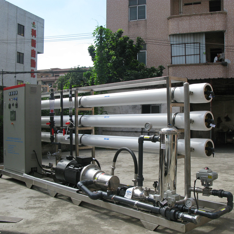 Solar powered small boat desalinator watermaker water desalination unit ...